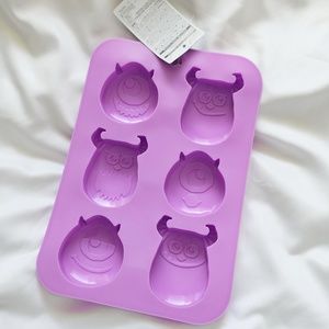 Daiso | Kitchen | New Daiso X Disney Monsters Silicone Petite ...